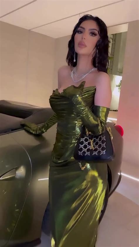 Faryals Juicy Big White Tits Were Made For Dick😈😈 Scrolller