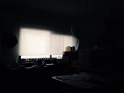 暗い部屋で考え事 This And That And That