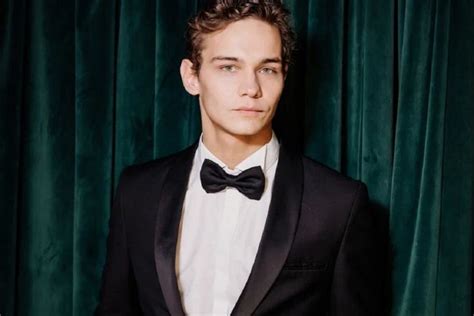 Актер из «Слова пацана Слава Копейкин оценил свои интимные сцены с Дитковските Кинозвезды