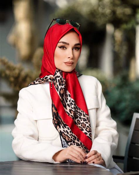 روسری ابریشم توییل ۰۱۰۴۸ شال و روسری جی ان تی