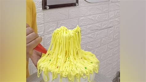 Watch This Woman Is Making Maggi Cake Without Maggi Internet Is