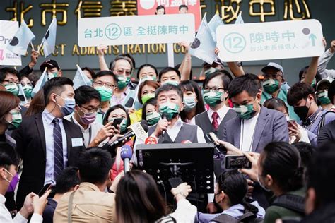 陳時中競選團隊 強化陸空戰 推折頁文宣、line可看政見