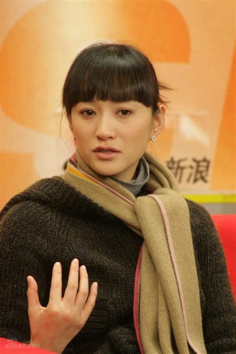 图文：《凤穿牡丹》做客 李小冉表情认真影音娱乐新浪网