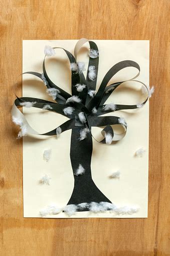 겨울 유치원 예술 공예 활동 쉬운 선물 공예 아이디어 아이 들을 위한 창조적 인 종이 프로젝트 어린이를 위한 재미 있는 교육 활동 0명에 대한 스톡 사진 및 기타 이미지