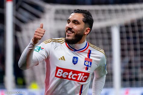 Mercato PSG Le PSG a fait une offre à l OL pour Rayan Cherki