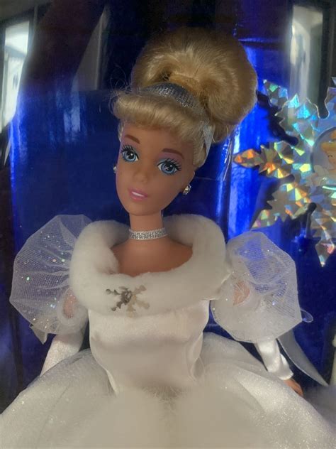 NRFB Vintage 1996 Disney Holiday Princess CINDERELLA BARBIE Doll 16090