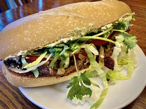 Tortas De Carne Asada