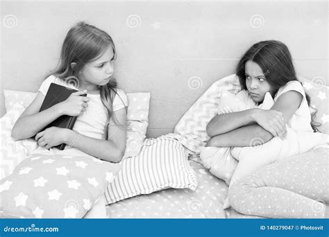 Sisters Rivalry Concept Sisters Relations Issues Share Book With