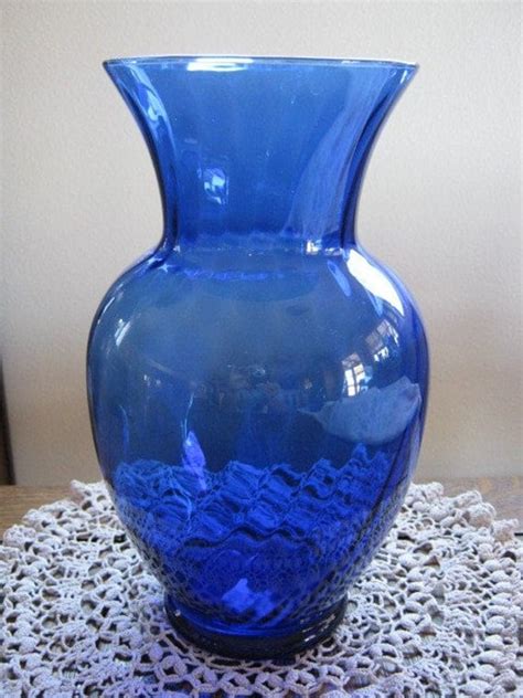 Very Pretty Big Dark Cobalt Blue Glass Vase Swirl Pattern