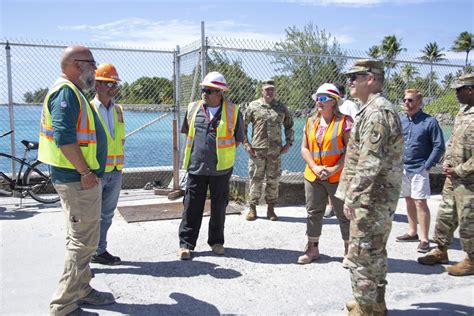 Smdcafsc Commanding General Visits Usag Kwajalein Atoll Article