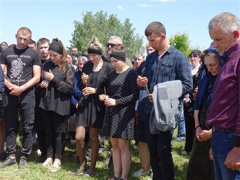 Залишилися двоє малих діток на Волині попрощалися із Героєм Тарасом Троцем Волиньpost