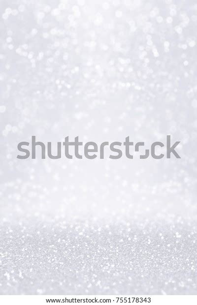 반짝이는 은색 반짝이는 은색 반짝이는 은색 스톡 사진 755178343 Shutterstock