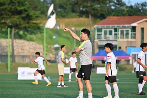 ‘월드컵 혼혈 1호 장대일 축구계 복귀 시동 “조기 은퇴 너무나 후회차범근 감독 보고 싶다” 현장인터뷰