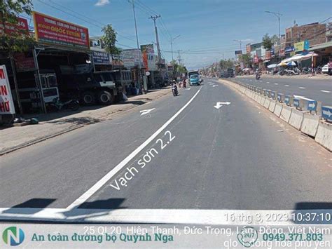 Vạch 21 Và Vạch 22 Phân Chia Làn Xe Cùng Chiều Màu Trắng