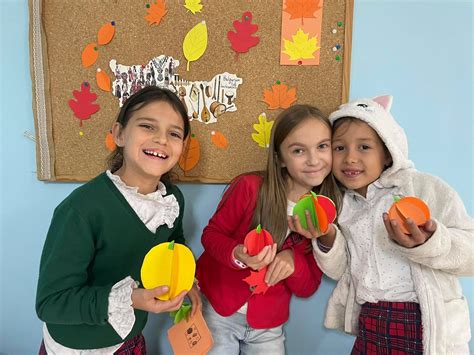 ЧНУ Светилник “Зимата е комфорт пролетта картина с Facebook