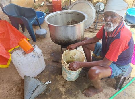 As Evacuation Begins Relatives Of Hakki Pikki Tribes Stuck In Sudan