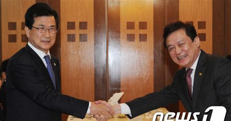 이시종지사 김병우교육감 직무수행 지지도 나란히 톱5