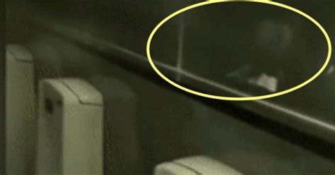 “女화장실 여성 모습 그대로”…男소변기 위에 특수거울