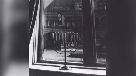 El regreso a Alemania del candelabro judío que desafió a la bandera nazi NIUS