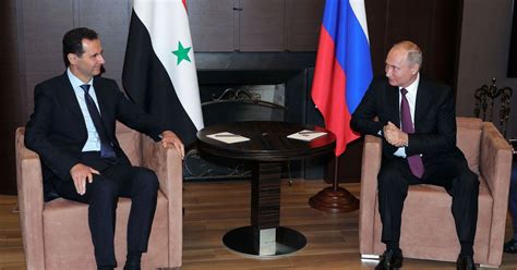 Vladimir Poutine Rencontre Bachar El Assad En Syrie Et Salue Les