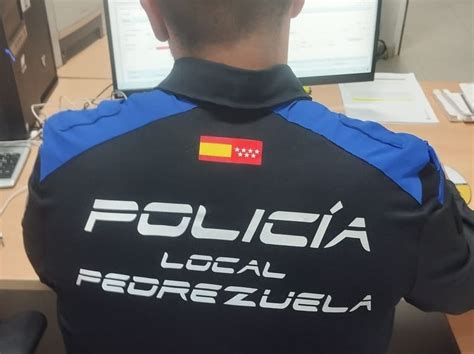 Pedrezuela Nuevo Uniforme Para La Policía Local Que También Estrena