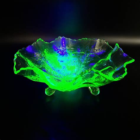 Vintage Green Depression Uranium Glass Bowl Stag Deer Holly Leaf Footed