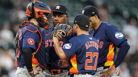 Astros Come Back For 5 4 Win Over Pirates