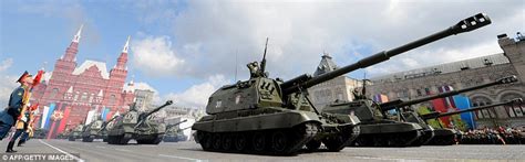 Female Police Cadets Among 20 000 On Parade As Russia Marks Victory