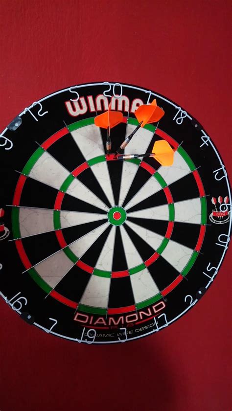 Winmau Diamond Plus Dartboard In LS20 Leeds For 15 00 For Sale Shpock