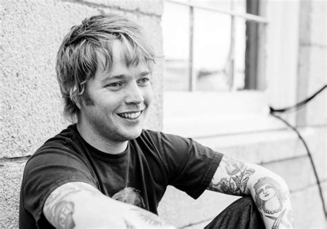 Billy Strings Honors Mother During Concert Hours After Her Death Music Minds