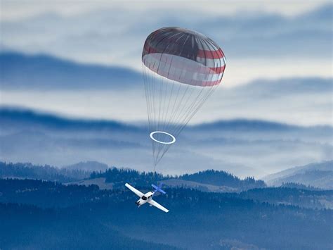Cirrus Sr20 Parachute