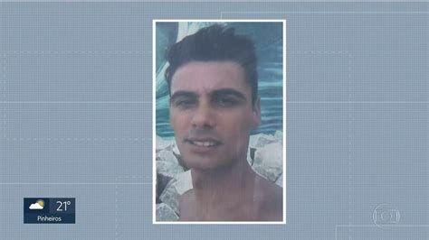 Policial à Paisana Mata Jovem Na Porta De Casa Na Zona Oeste De Sp