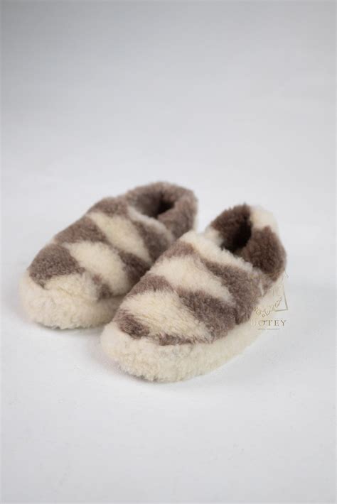 Короткі чуні з овчини ромби Фабрика шкур Botey