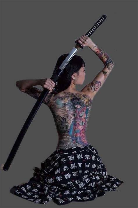 Девушка с катаной Female Samurai Japan Fashion Figure Poses