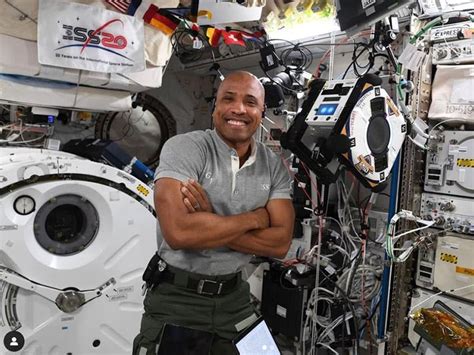 在外太空做禮拜領聖餐！nasa 50年後重啟載人登月任務 首位非裔太空人：「我們需要耶穌！」
