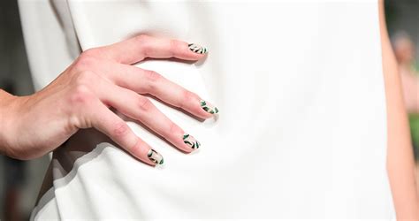 Gelish Vs Shellac Heres 5 Things You Need To Know Treatwell