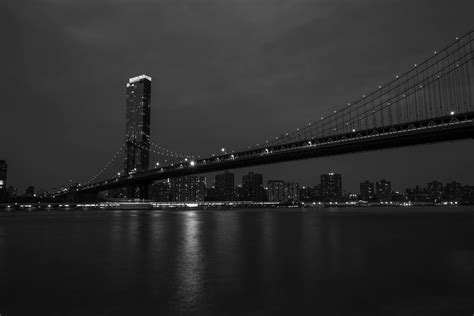 가벼운 강 강가의 거리 건물 건축 경치 고층 건물 구조 뉴욕 다리 다리 실루엣 다리 파노라마 도시 도시