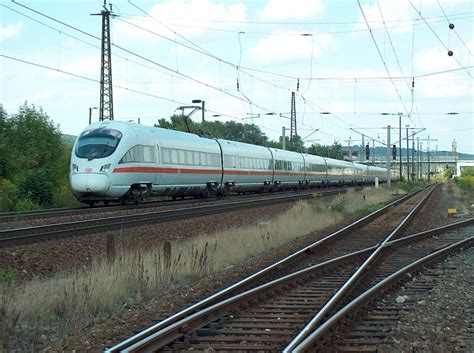 DB Weimar als ICE von Berlin Gesundbrunnen nach München Hbf in Naumburg Saale