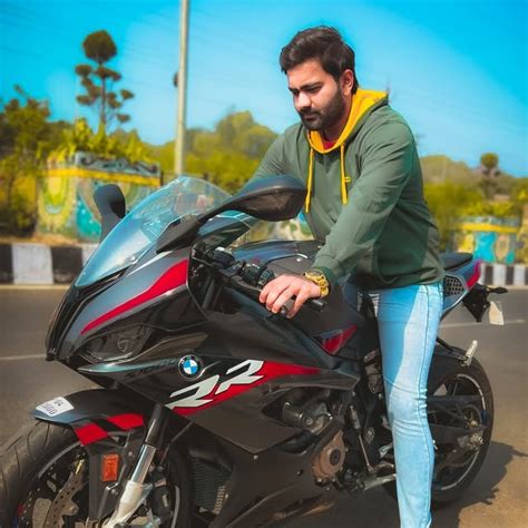 Vedant Dubey Vlogger Biker Thatsvedant • Threads Say More