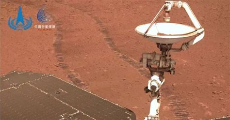Chinas Zhu Rong Robot Takes A Selfie On Mars