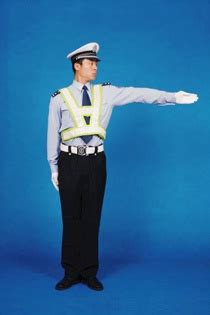 交警手势图解之停止信号详解与介绍