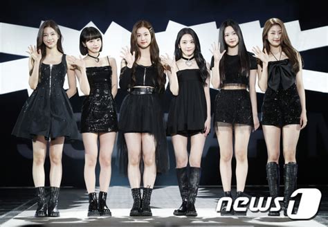 하이브 최초 걸그룹 르세라핌 데뷔 뉴스1