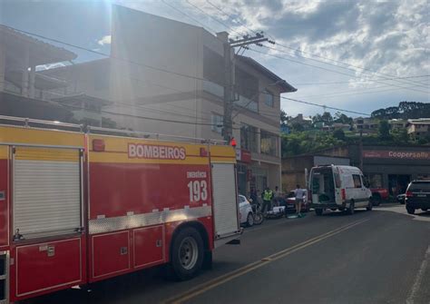 Mulher Fica Ferida Após Colisão Entre Moto E Veículo Viatv