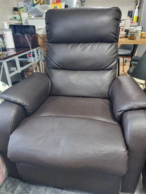 수동버튼리클라이너인조가죽1인소파2개 당근 중고거래