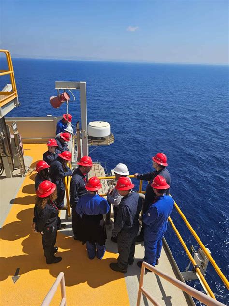 הוועדה לפיקוח על הקרן לאזרחי ישראל קיימה סיור באסדת הגז לוויתן חדשות Nws