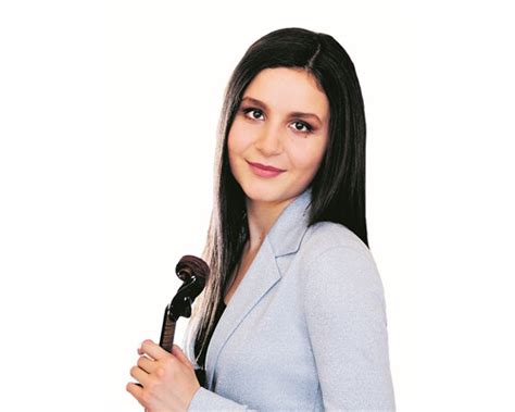 Interview Lara Kusztrich Spielt Erste Geige Beim Neujahrskonzert Bvz At