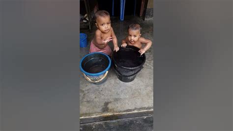 সাওদা সাফিয়া গোসল করছে। Youtube