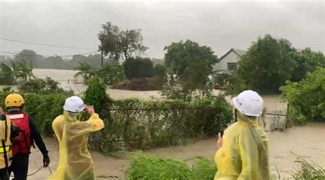 八掌溪溢堤倒灌進民宅「水深及膝」 4人受困屋內獲救 社會 中時