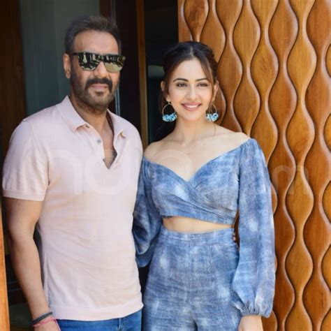 Tabu Ajay Devgn And Rakul Preet Singh Promote De De Pyaar De In Style