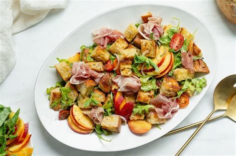Easy Recipe For Peach Panzanella Salad Ehow